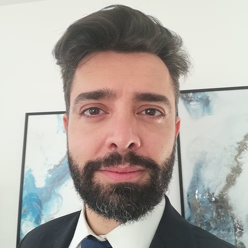 Risk Management Specialist vs. Generalist: Which Is Right for You?